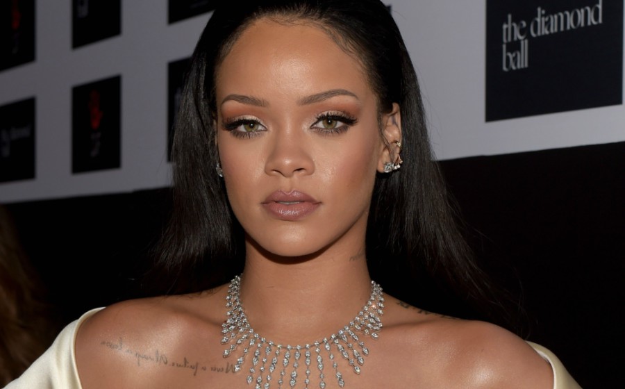 Drake Bermesraan Bersama Model Terkenal, Rihanna Pula Yang Marah ...