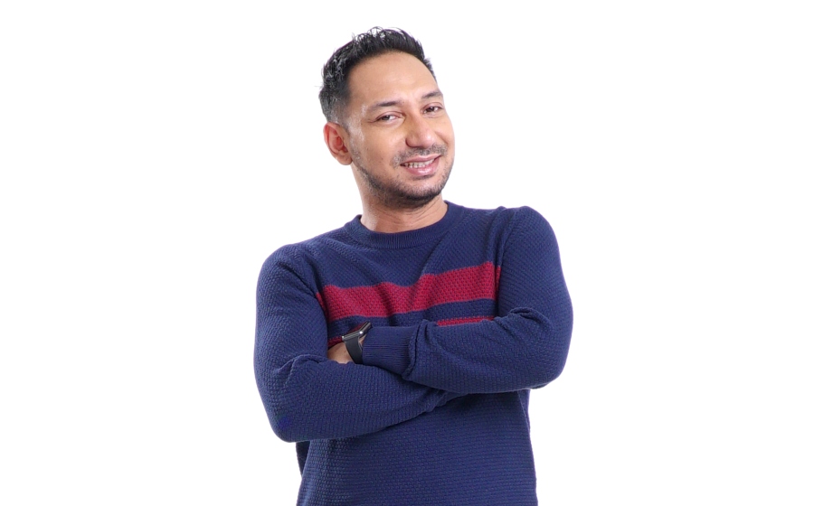 Setelah Hampir 2 Tahun Merancang, Zizan Razak Kembali Dengan Single ...