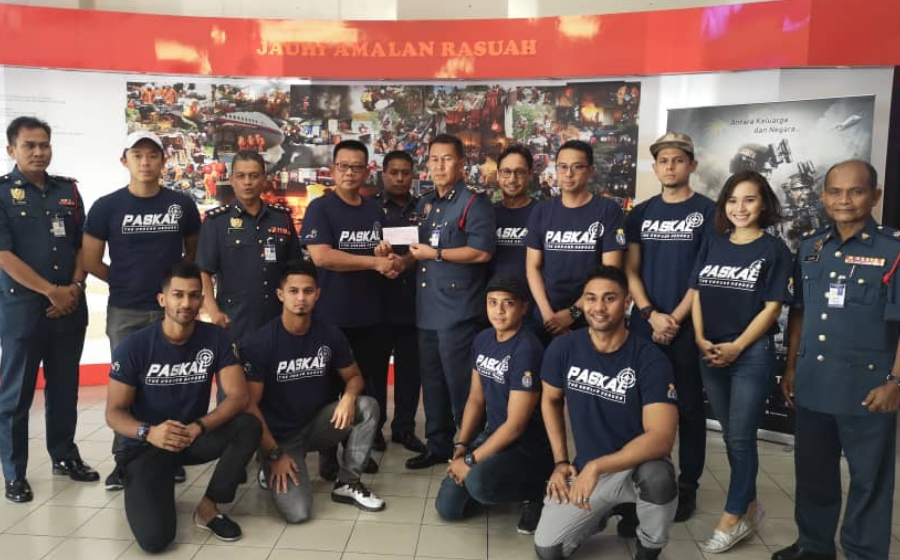 Team PASKAL The Movie Serah Sumbangan RM30,000 Kepada Waris 6 Anggota Bomba Lemas | Gempak