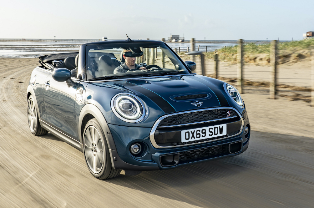 The MINI Convertible Sidewalk Edition Is A Throwback to 2007’s Model ...