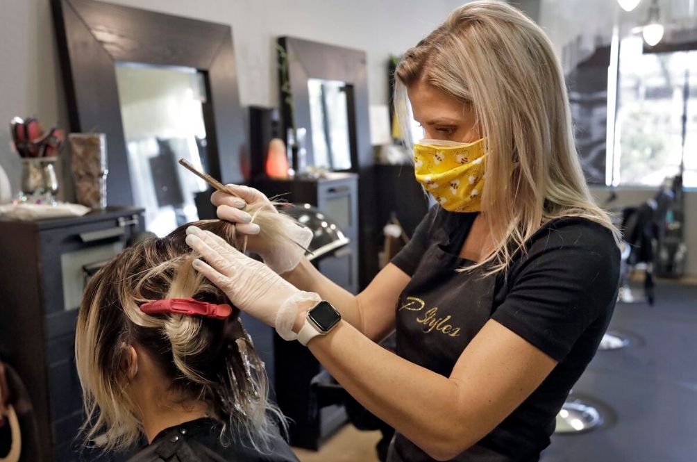 Study: 2 COVID-19 Positive Hairstylists Did Not Infect Over 100 ...