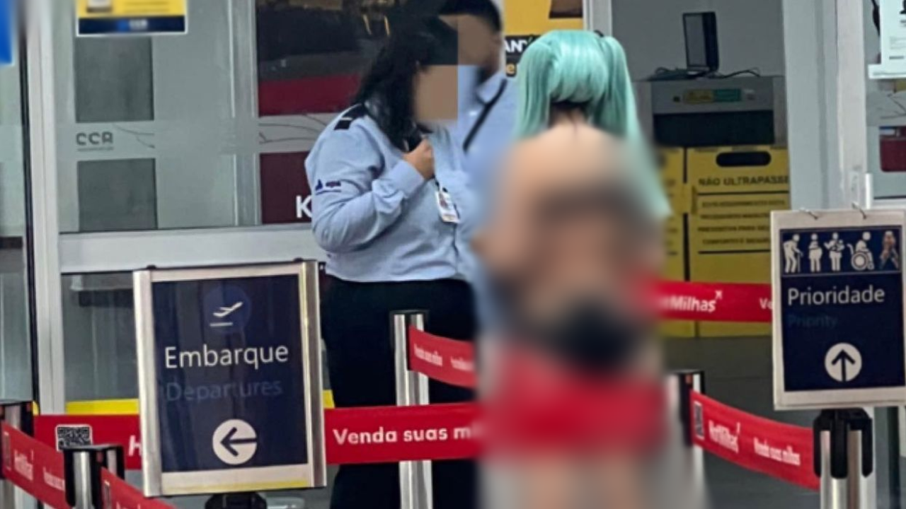 Hanya Berseluar Dalam & Bra, Influencer Dilarang Naik Kapal Terbang ...