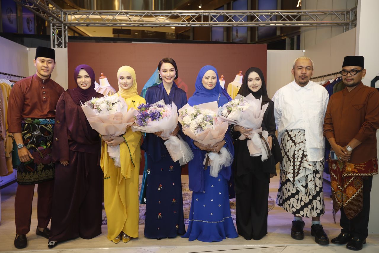 Koleksi SLAY-SA Raya 2025 Shawlpublika X Seth & Luna Tawar Harga Mampu ...