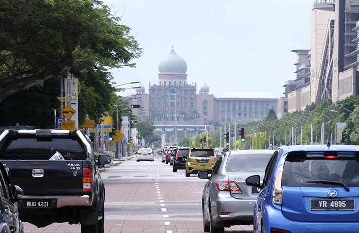 Putrajaya to Adopt New AI-Based Traffic Lights, to Feature ‘Green Wave ...