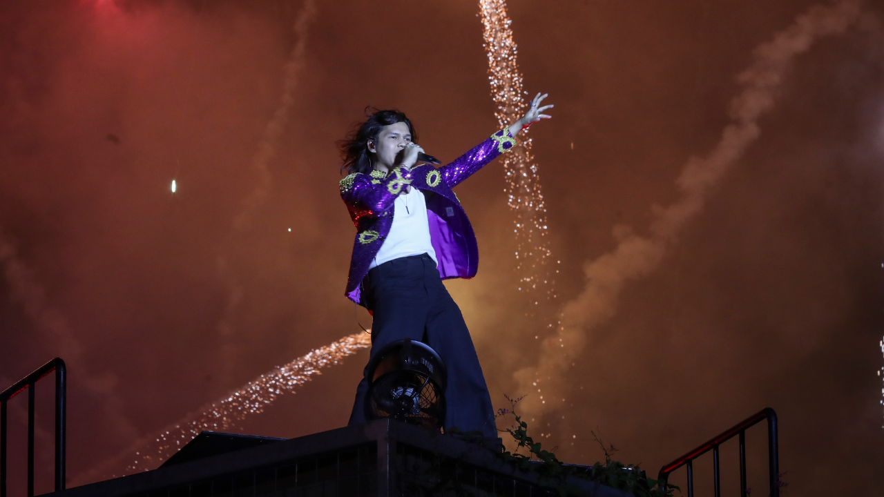 Nyanyi Di Ketinggian 2 Tingkat, Persembahan Amir Masdi Di Konsert ...