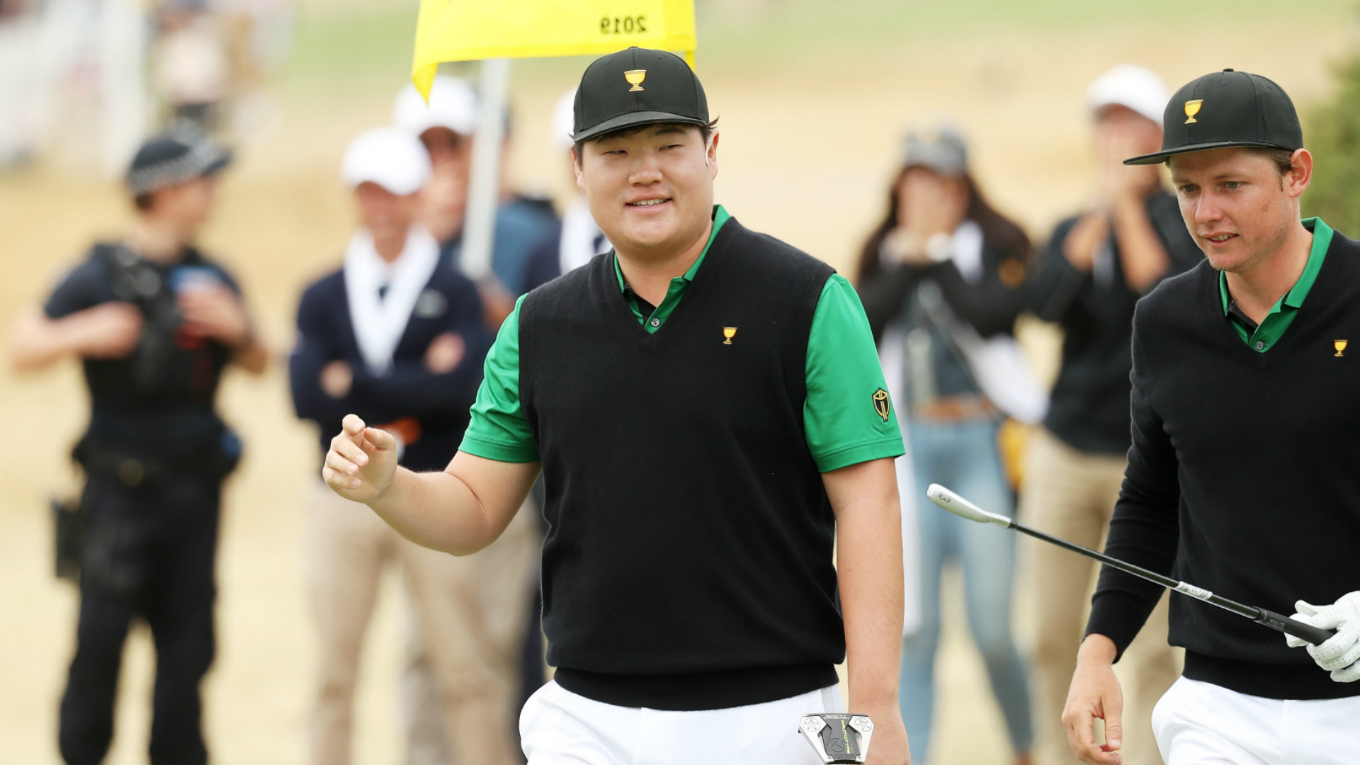 Presidents Cup 2019: Internationals stay hot against Tiger's USA ...
