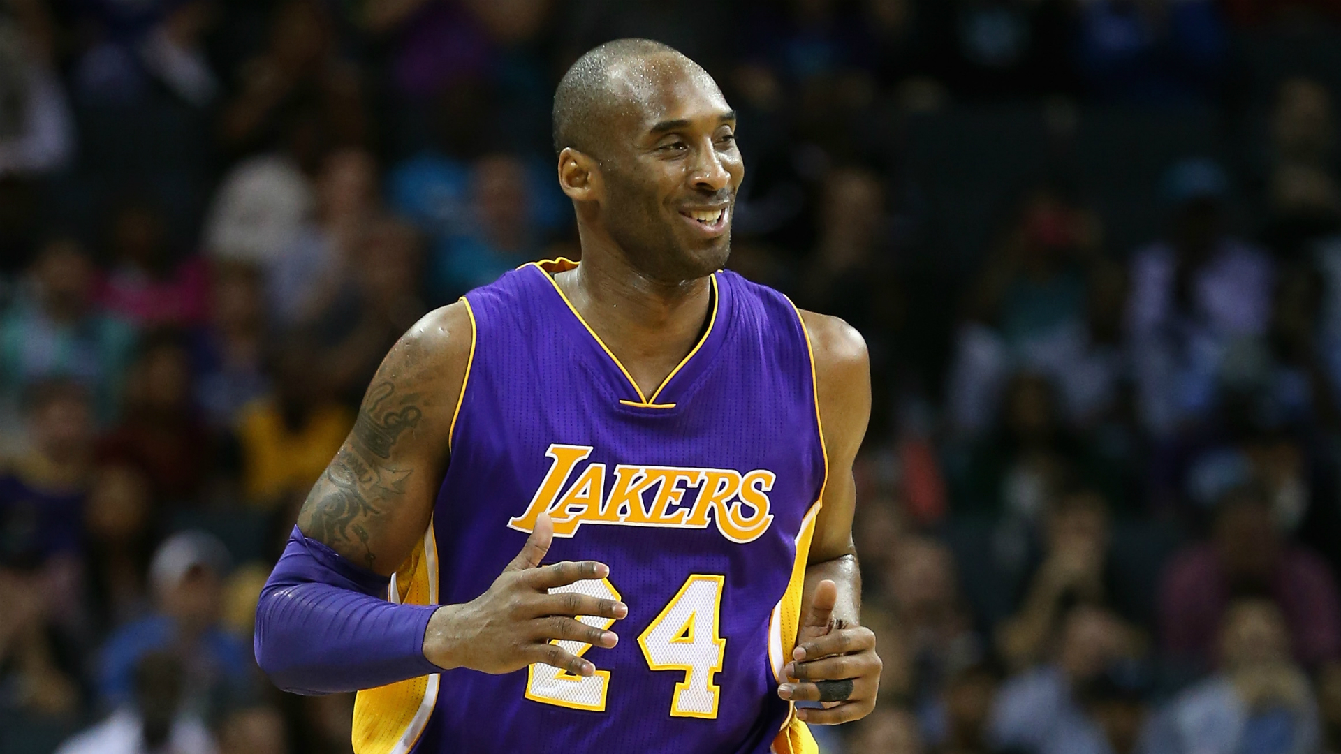 Lakers great Kobe Bryant posthumously inducted into Hall of Fame ...