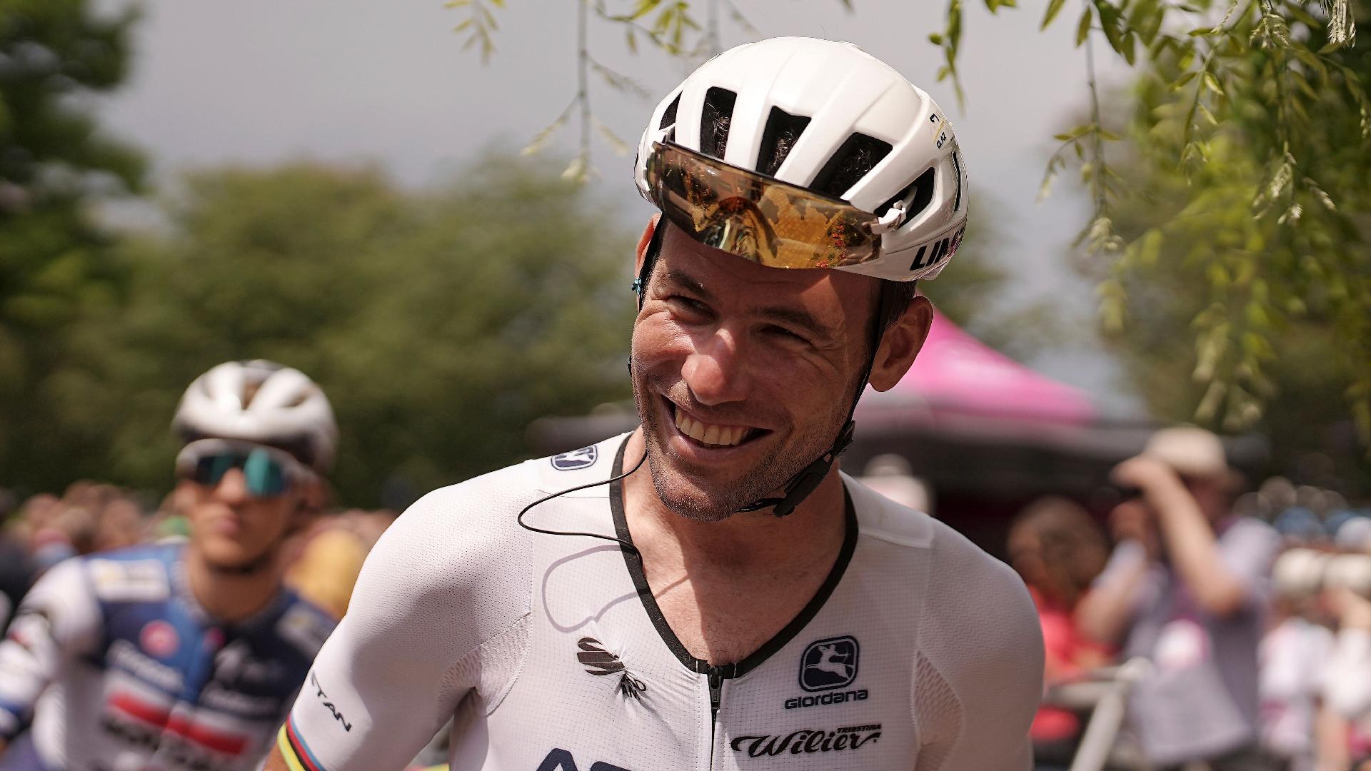 Mark Cavendish lands emotional victory in final stage of farewell Giro ...