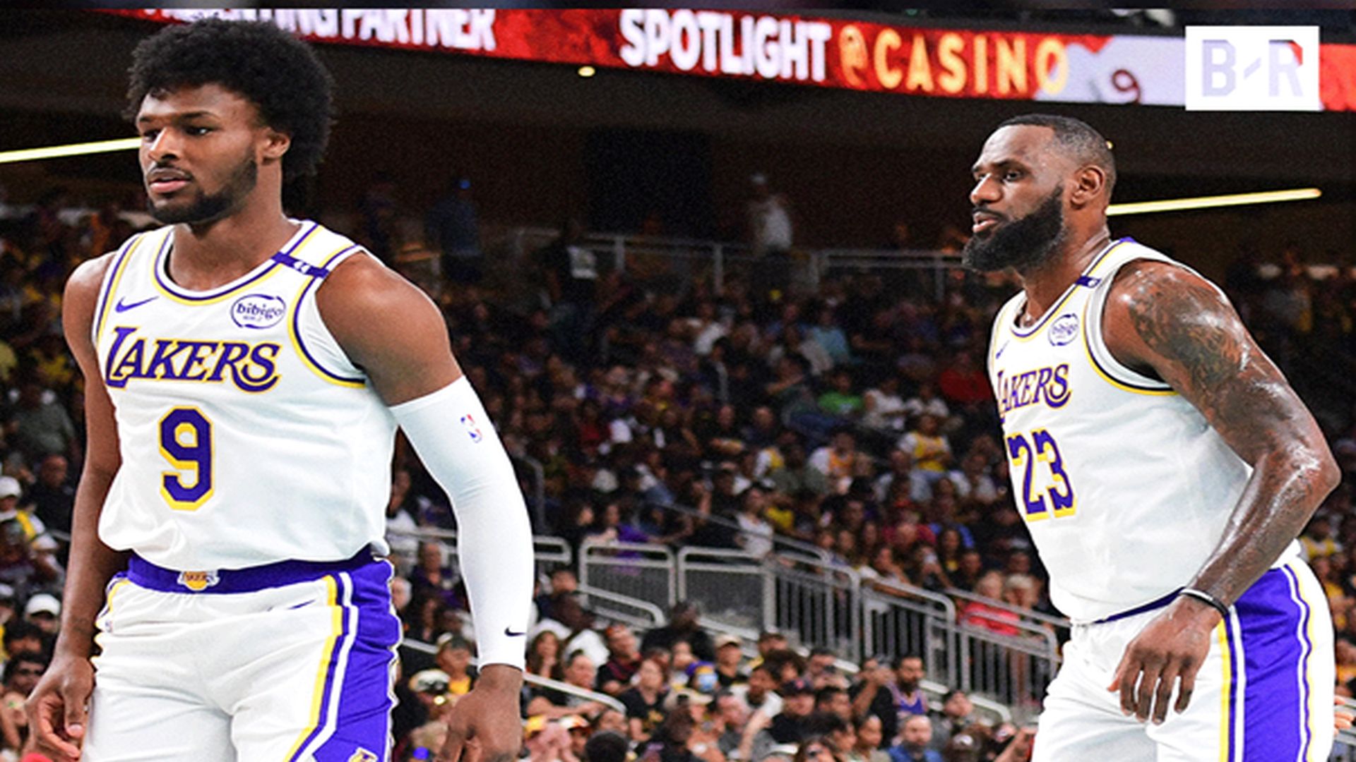 Le Bron James, Bronny James kongsi gelanggang buat pertama kali ...