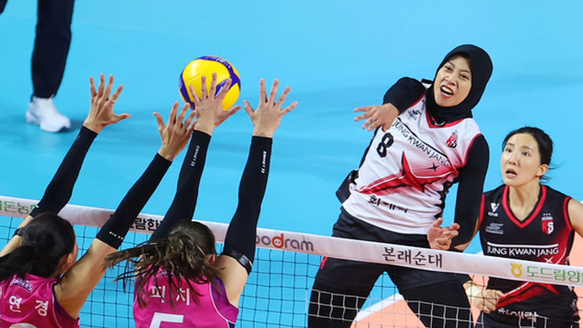 Megatron kembali ke Indonesia pantau kesihatan ibunya | Stadium Astro