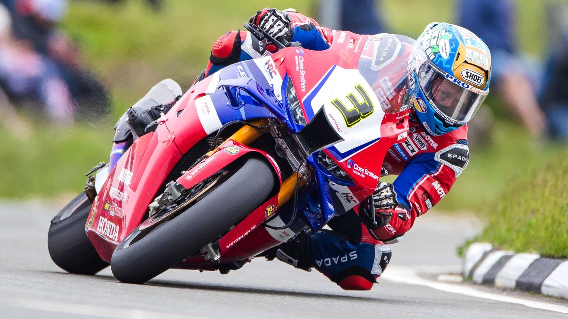 Dean Harrison juara Superstock TT1 dalam aksi Isle of Man TT 2025 ...