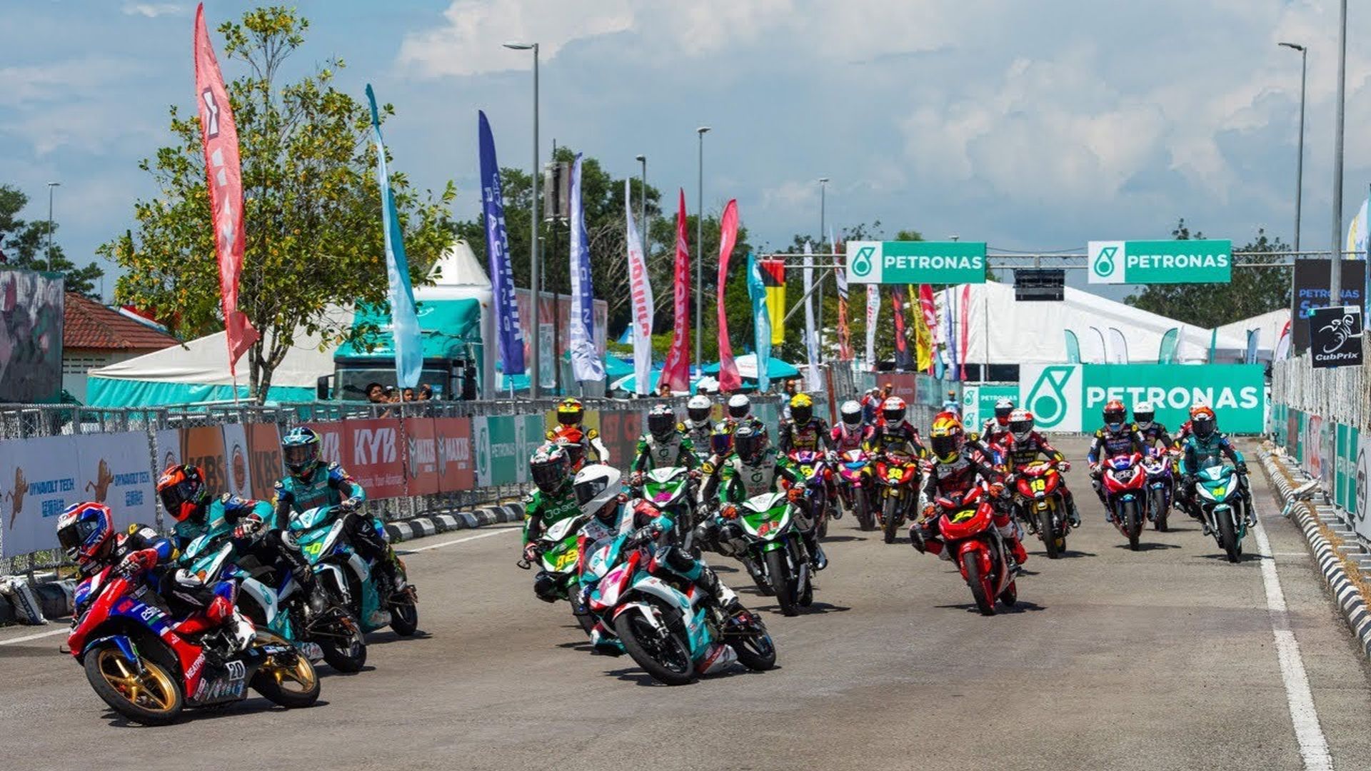 Kedai motor pelumba terkemuka Cub Prix terbakar | Stadium Astro