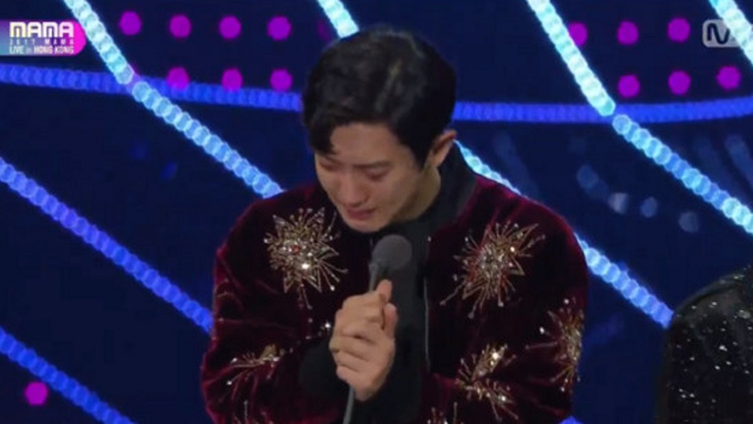 EXO连霸5年哭到哽咽！伯贤：拿到大奖了，别哭 | XUAN